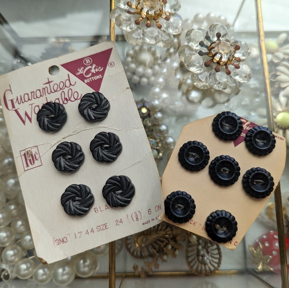 Vintage | Accessories | Vintage Fashion Notions Buttons For Sewing ...